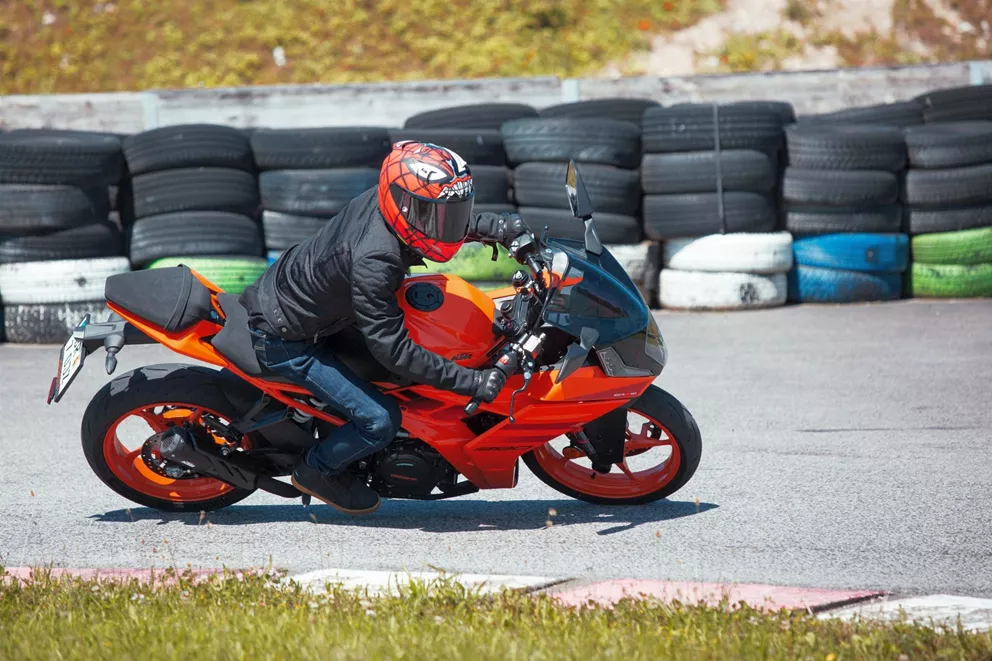KTM RC 390 Test 2024 on the Supermoto Track