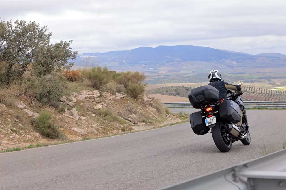 Test de la Honda NT1100 2025 : Évolution d'une moto de tourisme