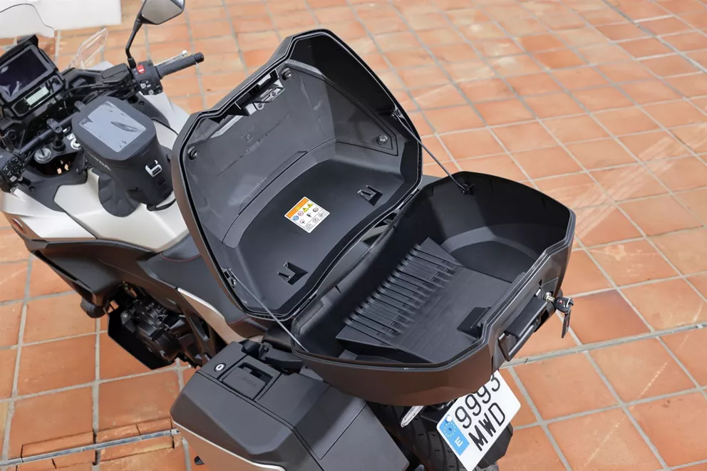 Test de la Honda NT1100 2025 : Évolution d'une moto de tourisme