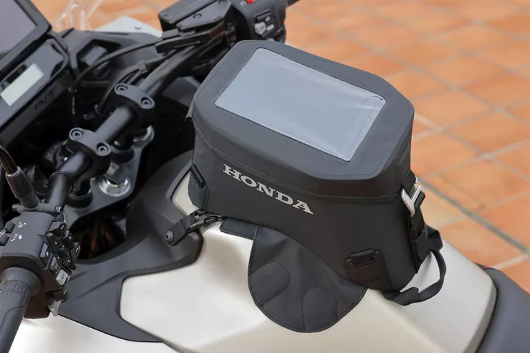 Test de la Honda NT1100 2025 : Évolution d'une moto de tourisme