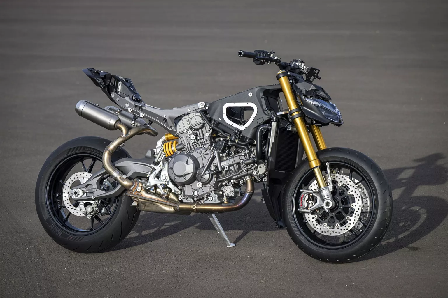 2025 Ducati Streetfighter V2 Review - Test Ride & Analysis