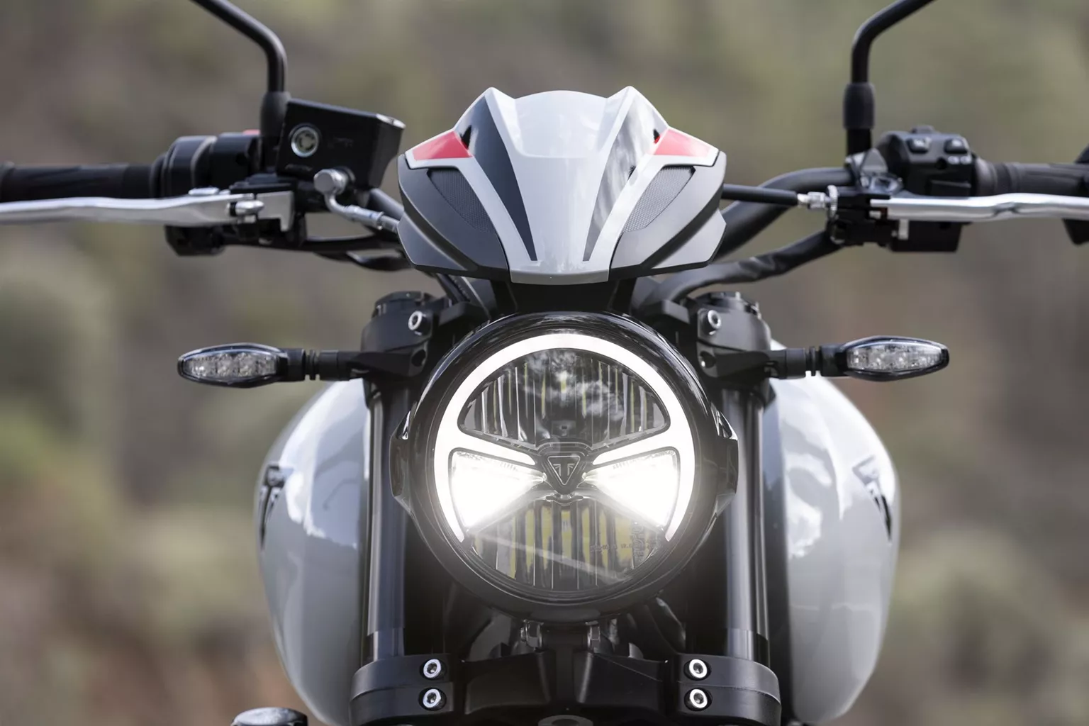 Triumph Trident 800 Test 2026: Första åktur och erfarenheter