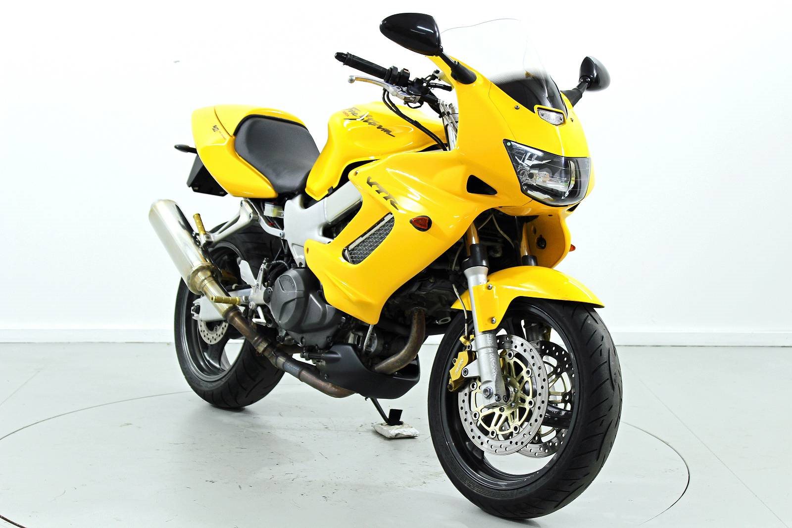 Gebrauchte Honda VTR 1000 F Fire Storm, EZ: 1997, 72.300 km, 2.800,00 CHF