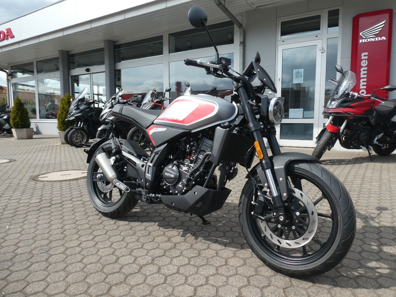 Neumotorrad: Motobi DL 125 Cafe Racer, 4.190,00 EUR