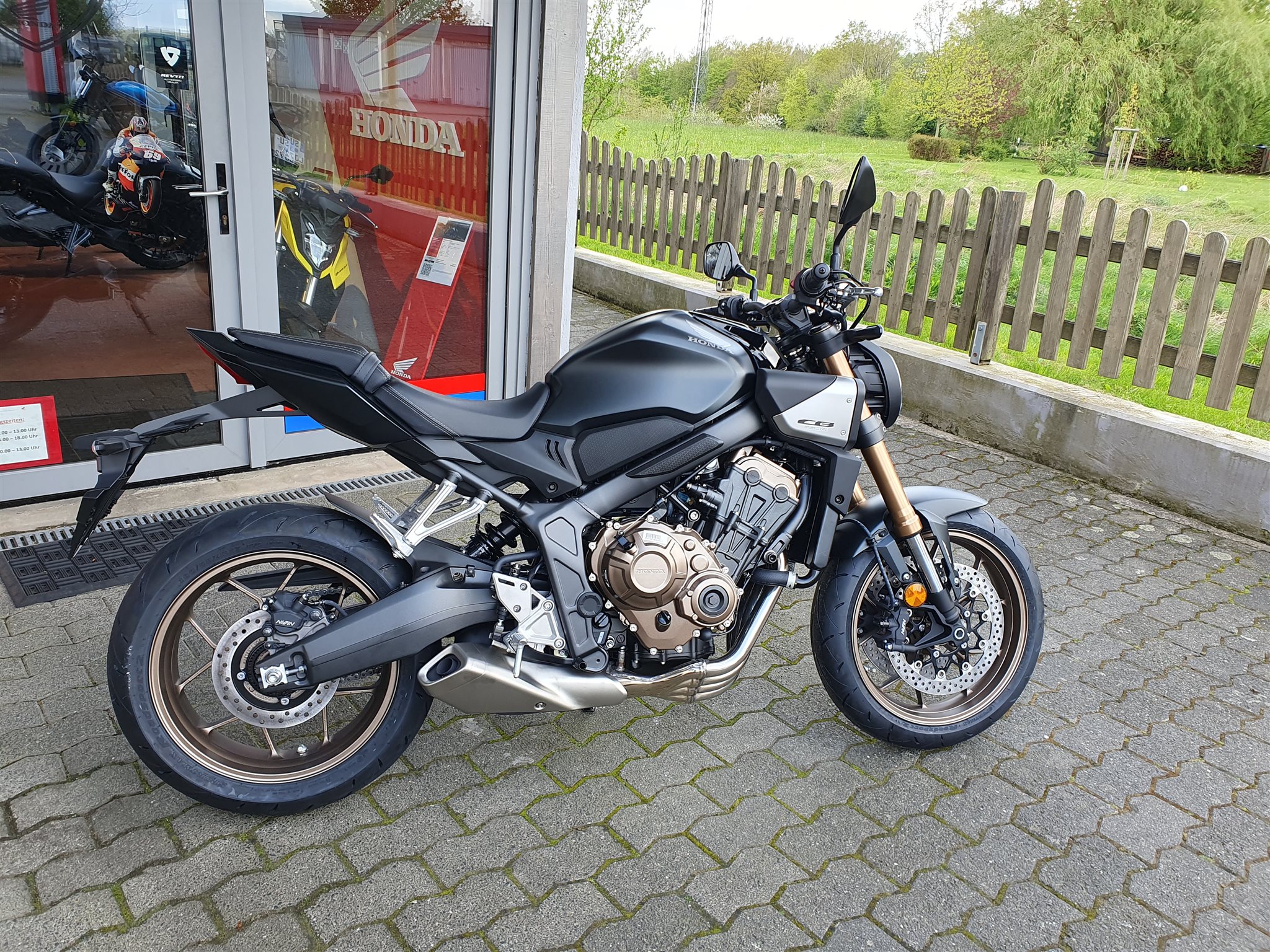 Neumotorrad: Honda CB650R, 9’590.00 EUR