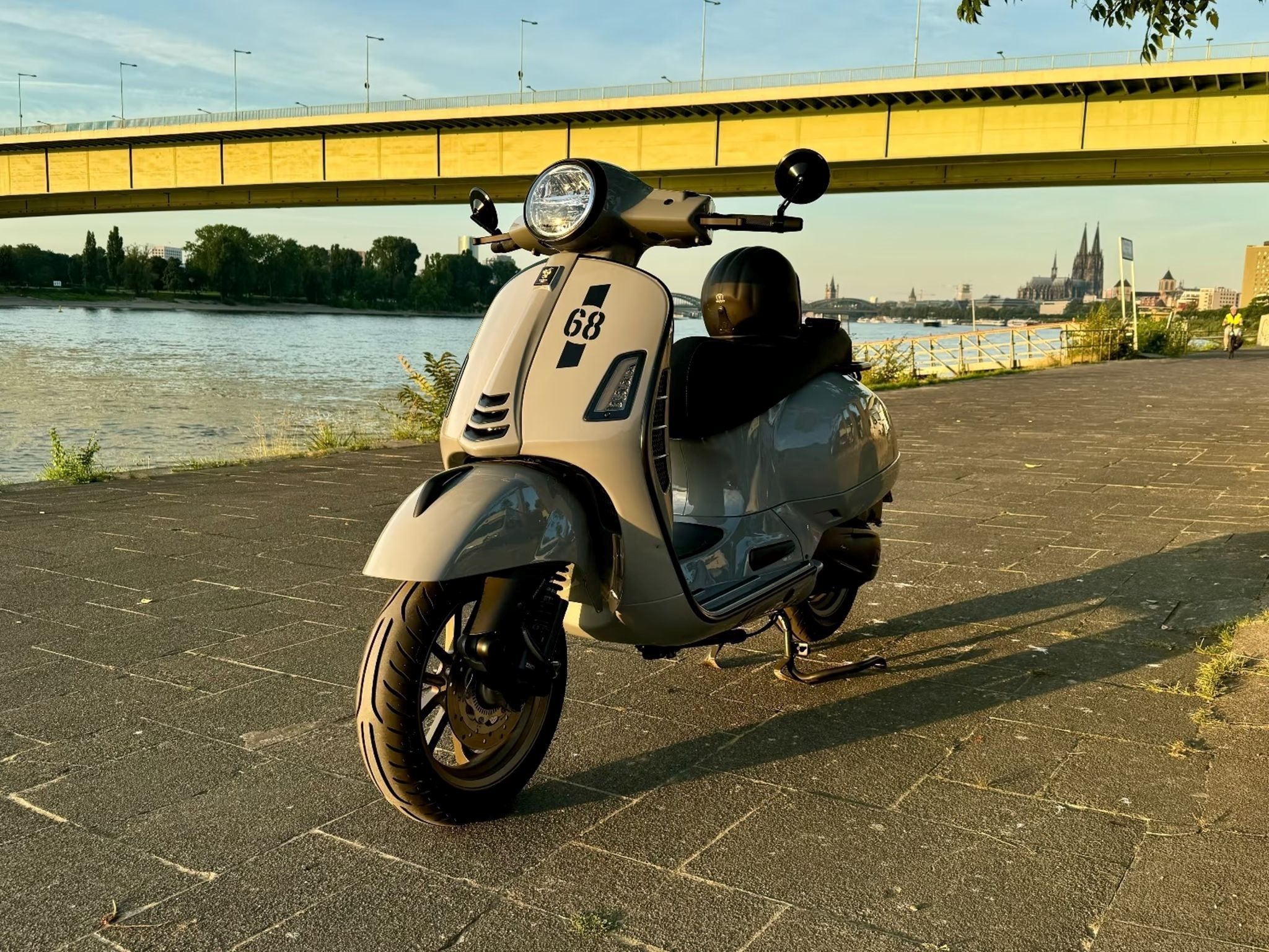 Gebrauchte Vespa GTS 300 hpe Super Tech, EZ: 2020, 5.479 km, 5.998,00 EUR
