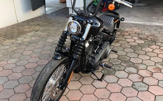 Moto d'occasion Harley-Davidson Softail Street Bob FXBB, EZ: 2020, 5 ...