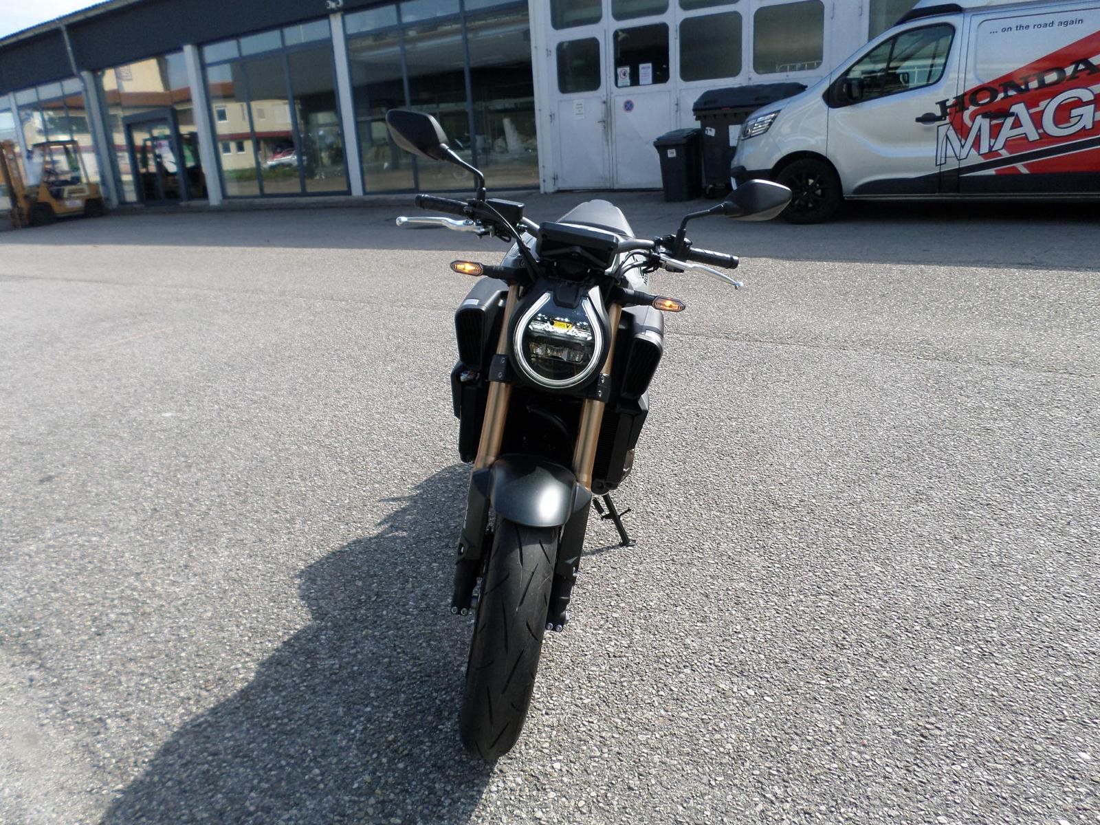 Gebrauchte Honda CB650R E-Clutch, EZ: 2026, 300 km, 9.490,00 EUR