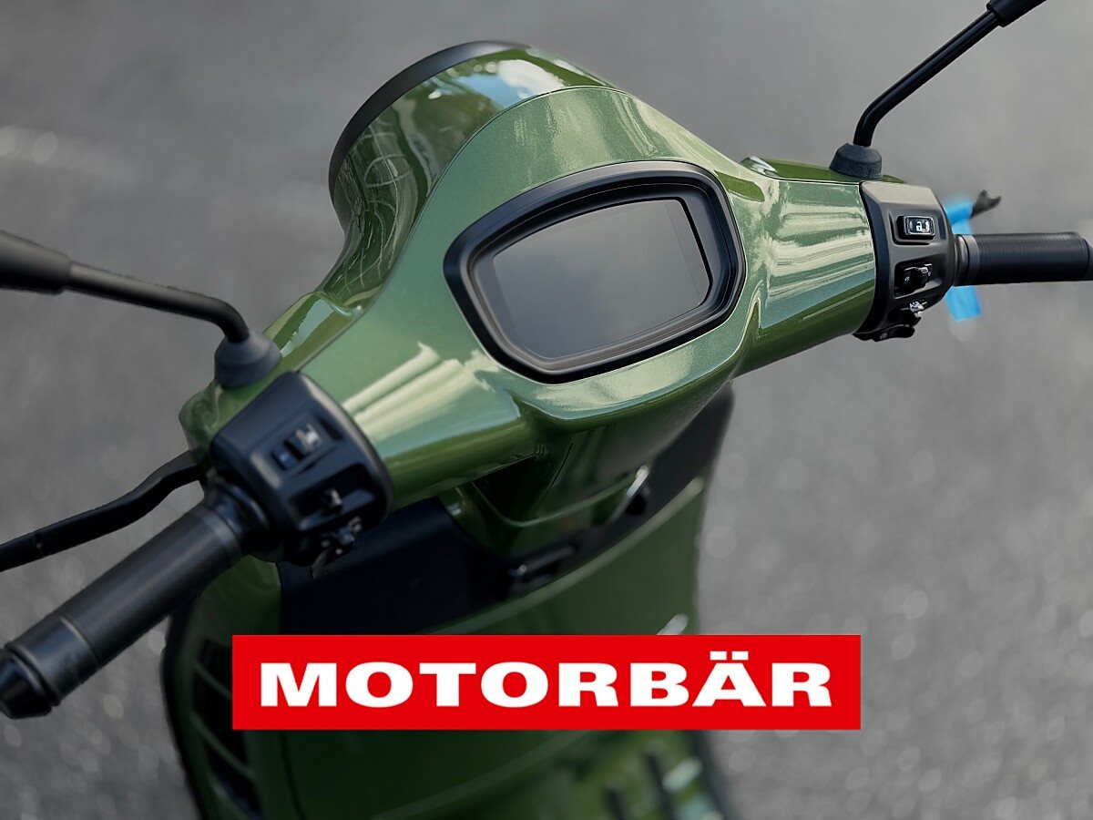 Neumotorrad: Vespa GTS 125 Super Sport, 6.990,00 EUR