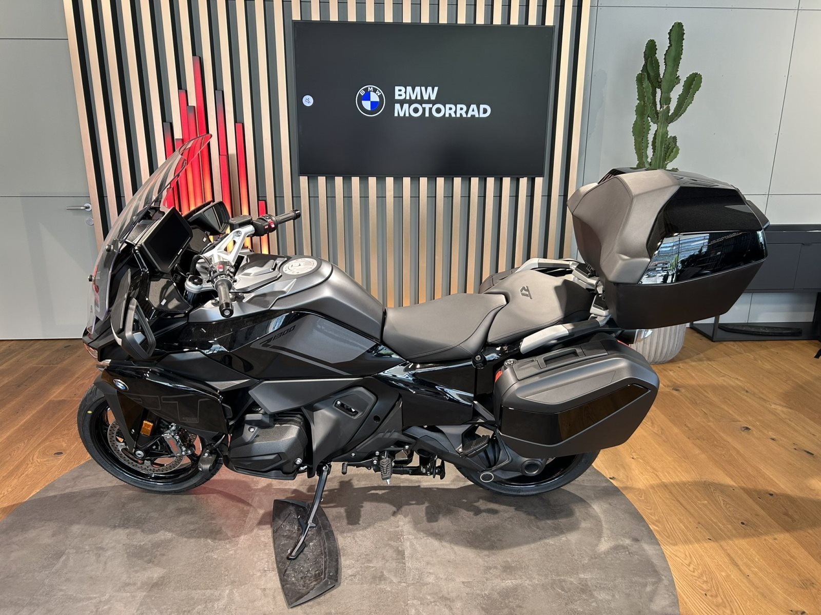 Neumotorrad: BMW R 1300 RT, 34.990,00 EUR