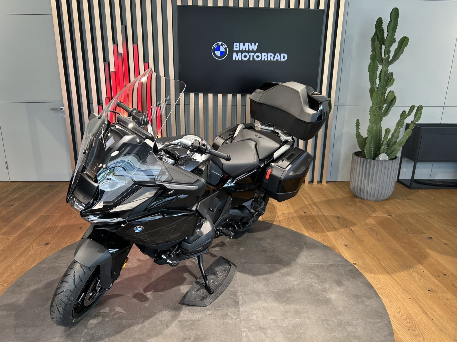 Neumotorrad: BMW R 1300 RT, 34.990,00 EUR