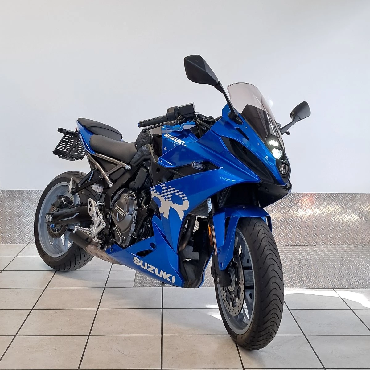 Gebrauchte Suzuki GSX-8R, EZ: 2024, 7.339 km, 7.900,00 EUR