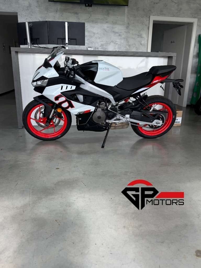 Gebrauchte Aprilia RS 457, EZ: 2026, 7.990,00 EUR