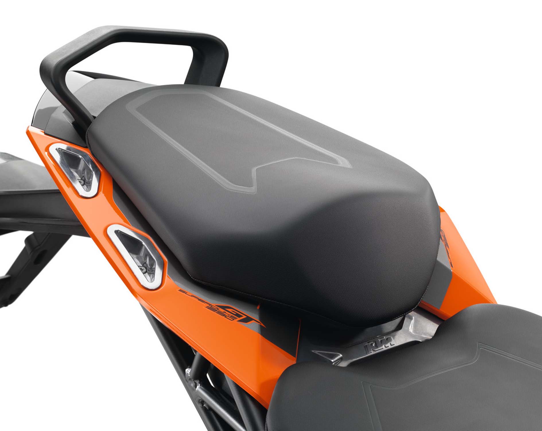 Comparaison des motos KTM 1290 Super Duke GT 2016 VS. KTM 1290 Super ...