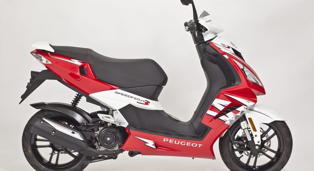 Motorrad Vergleich Peugeot Speedfight 3 50 2t Ac 2016 Vs Yamaha Nmax