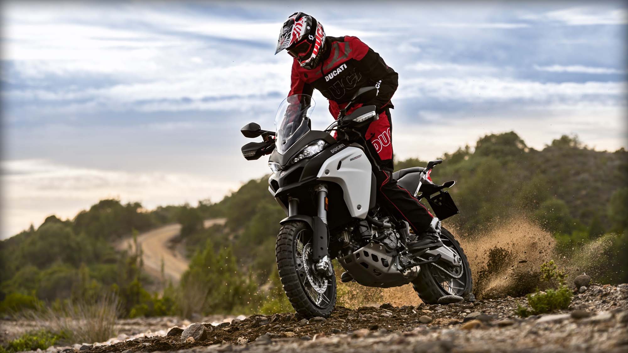 Motorrad Vergleich BMW R 1300 GS Adventure 2025 vs. Ducati Multistrada ...