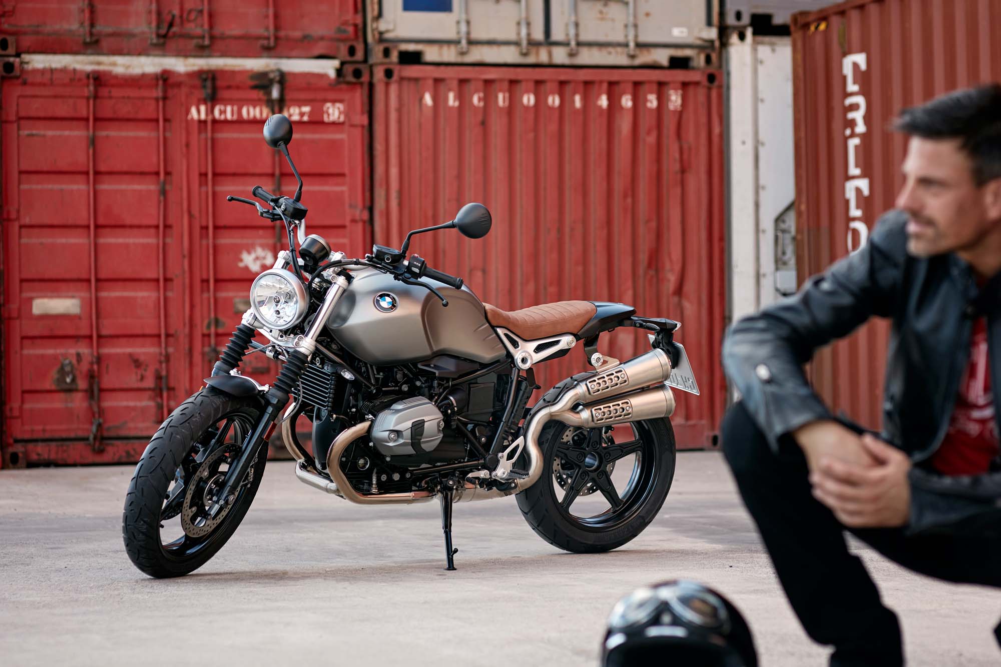 Motorrad Vergleich BMW R nineT Scrambler 2016 vs. Triumph Scrambler 2015