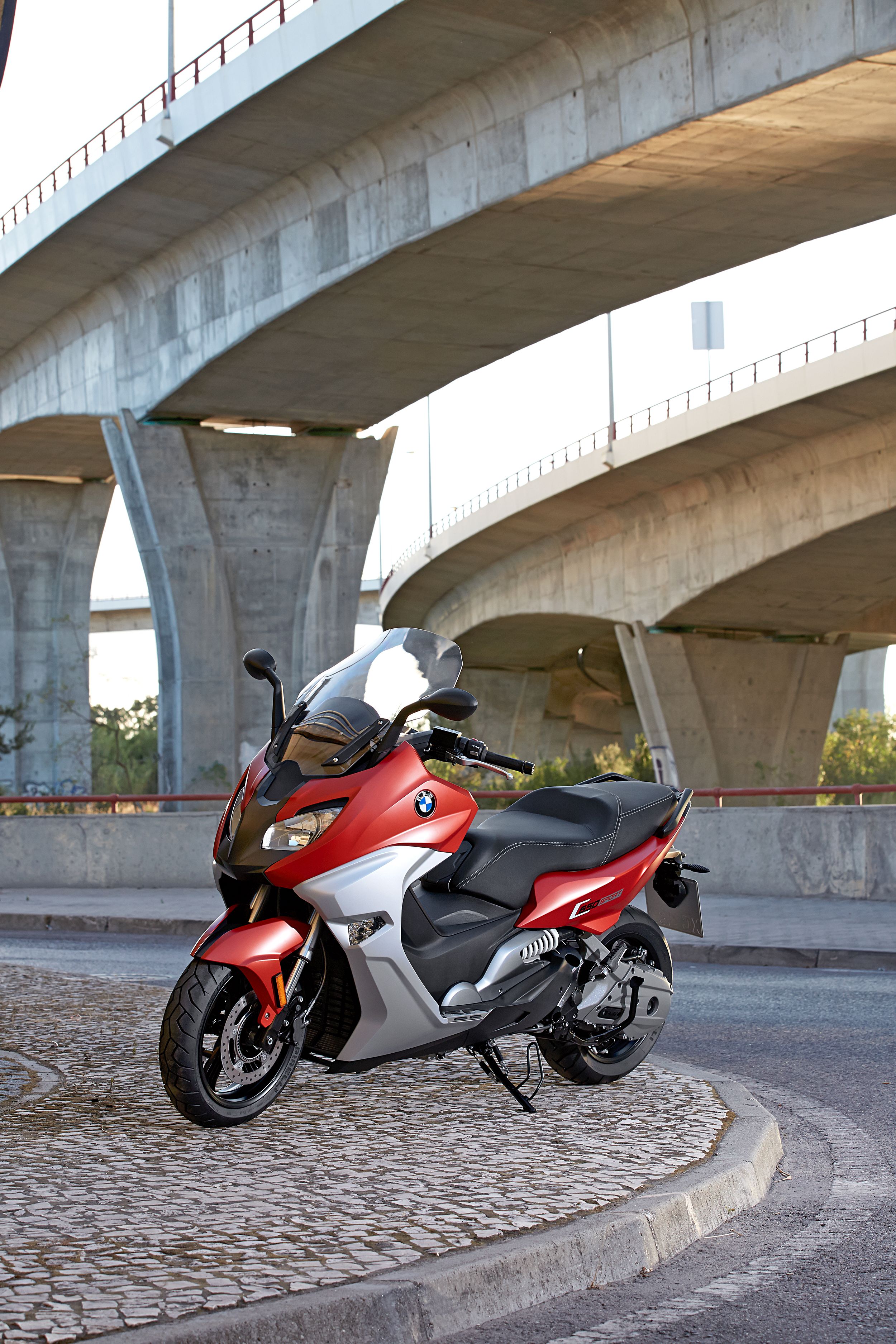 Motorrad Vergleich Honda Forza 750 2021 vs. BMW C 650 Sport 2017