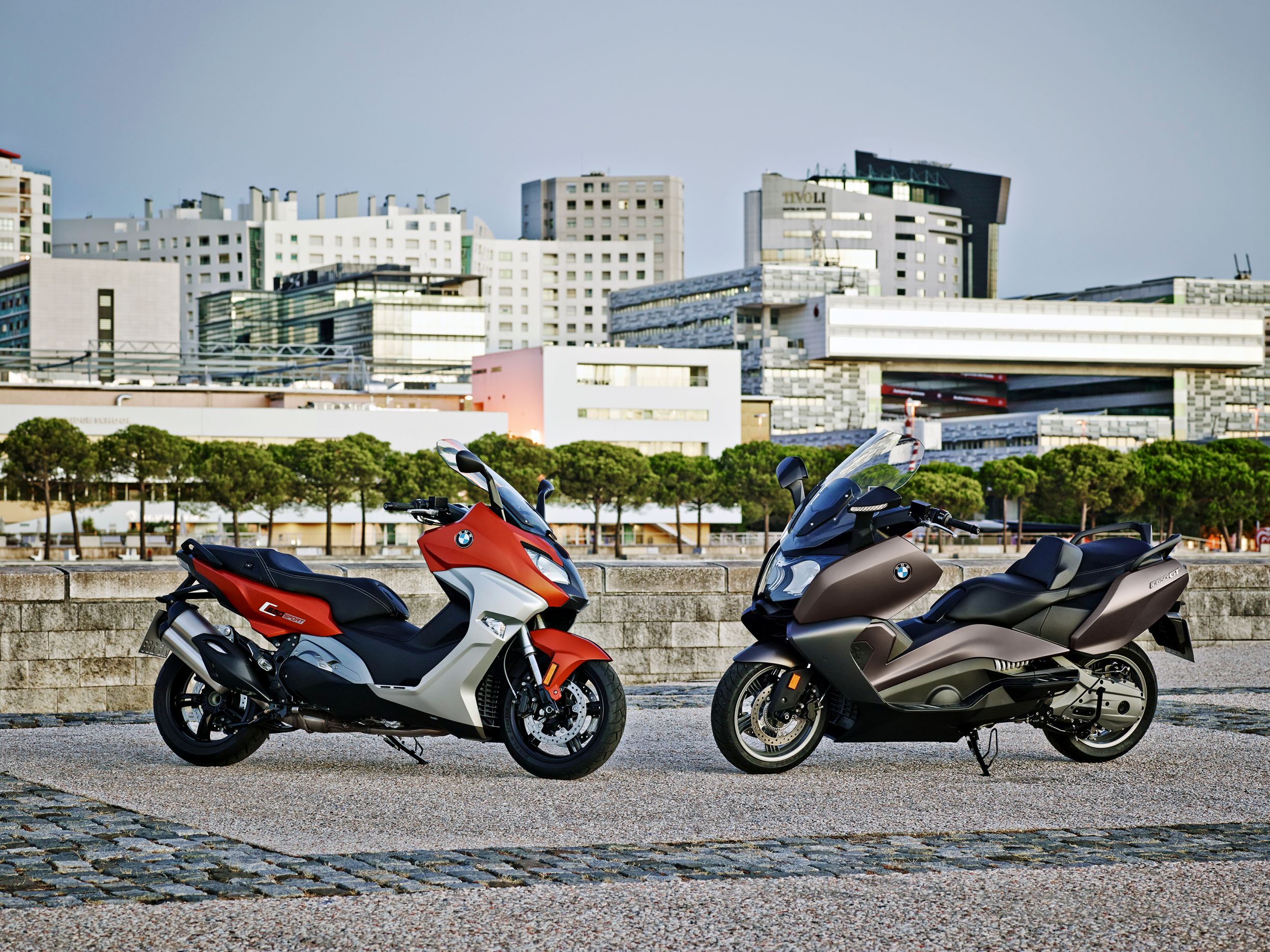 Motorrad Vergleich Honda Forza 750 2024 vs. BMW C 650 Sport 2019