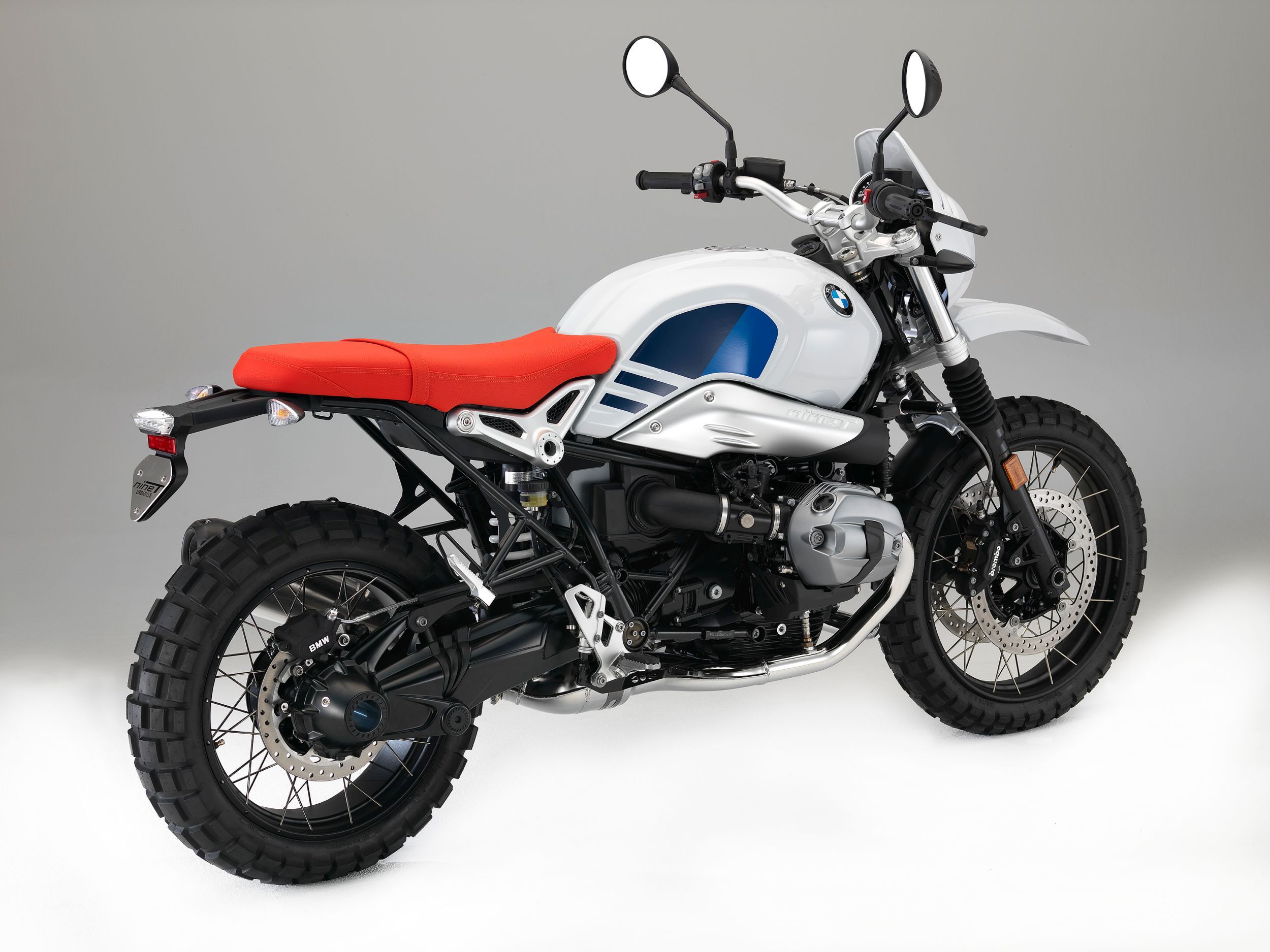 BMW R 1250 R 2020 vs BMW R nineT Urban G/S 2019