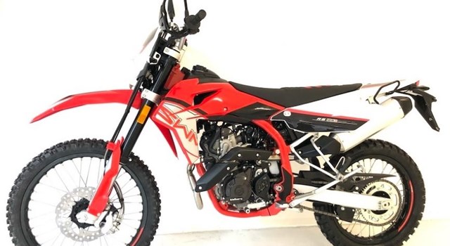 Motorrad Vergleich SWM RS 125 R 2022 vs. Beta RR Enduro 4T 125 AC 2009