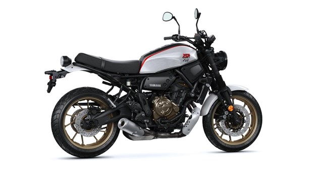 Motorrad Vergleich Yamaha XSR700 XTribute 2023 vs. Yamaha XSR700 2023