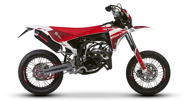 Motorrad Vergleich Fantic XM 50 Performance 2024 vs. Beta RR 50 Motard ...