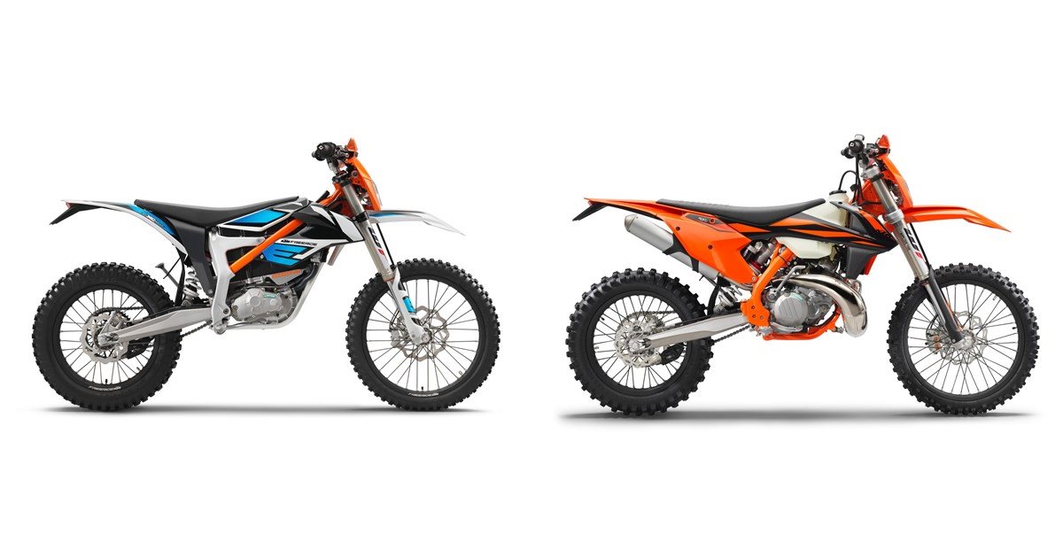 KTM Freeride E-XC 2019 vs KTM 300 EXC TPI 2019