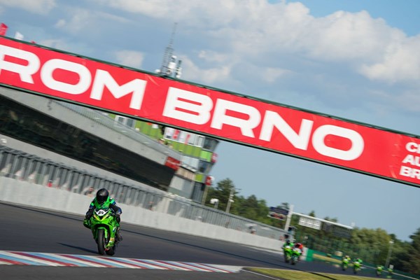 ZX-6R Cup Brno: Spannende Duelle und neue Sieger auf dem Traditionskurs ...