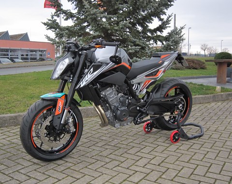 Details zum Custom-Bike KTM 790 Duke des Händlers Motorradcenter Keßler